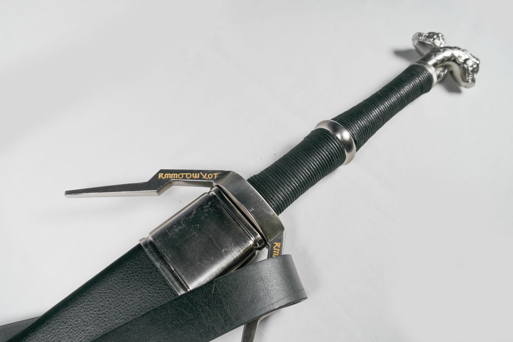 2nd Version - Diagonal Guard Sword - £99.99 - Dragon Reborn