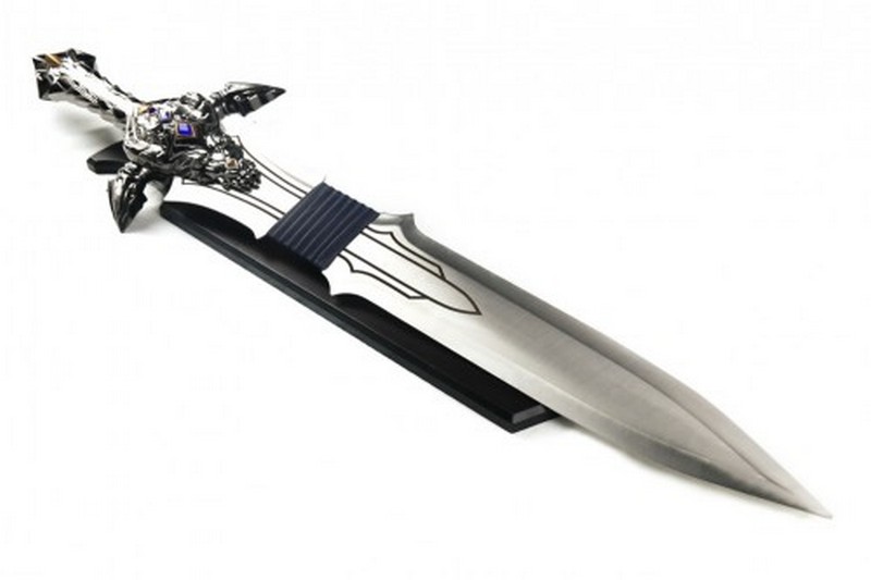 Metal Champion Sword - £199.99 - Dragon Reborn
